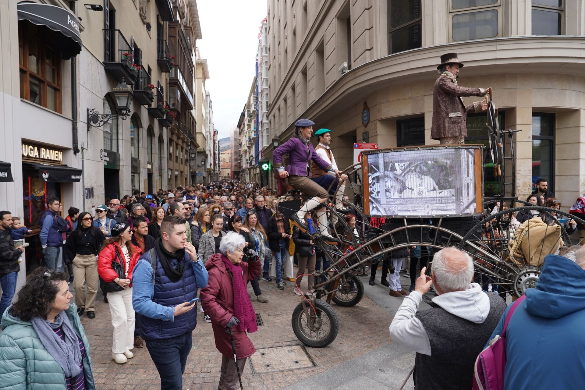La cultura vasca inunda las calles de Bilbao | El Correo